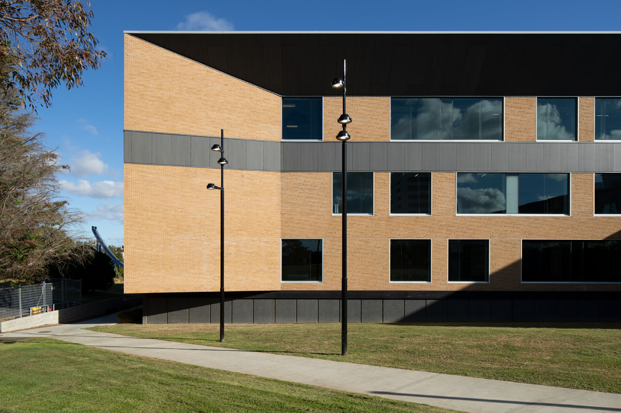 Manukau Courts - Simon Devitt: Photographer